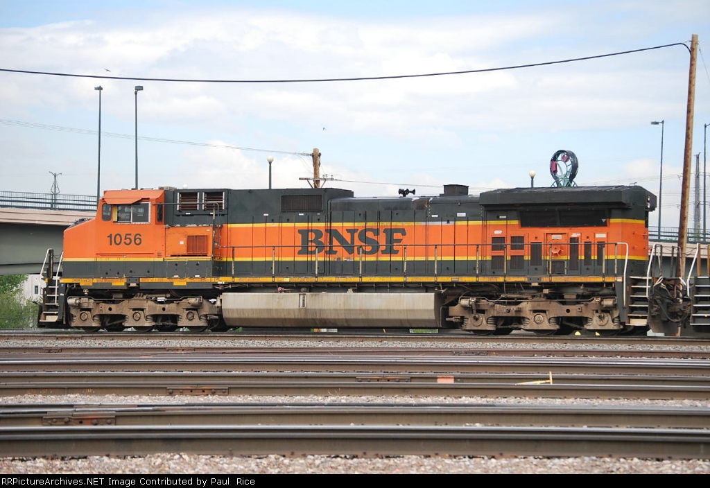 BNSF 1056